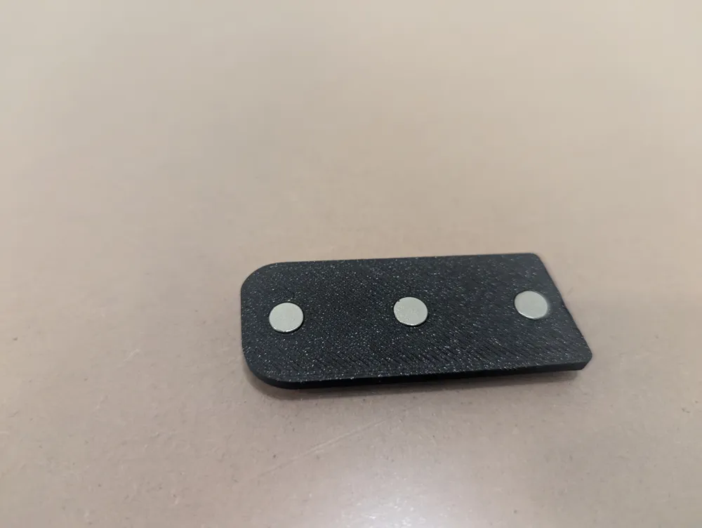 Customizable Two Colour Labels - Free 3D Print Model - MakerWorld
