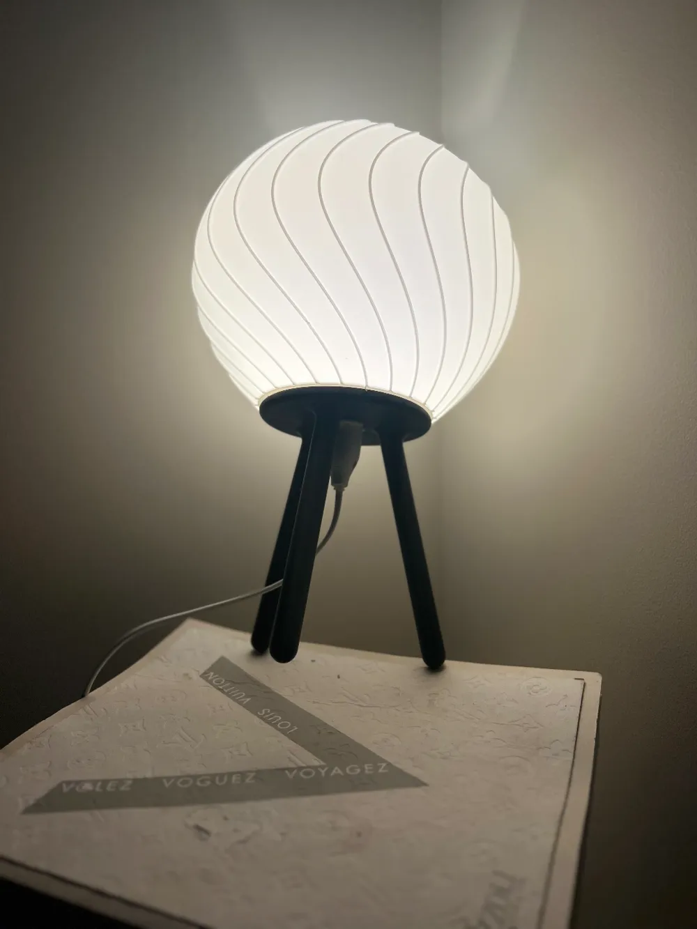 Rounded lamp with lines by Spetz3D - MakerWorld