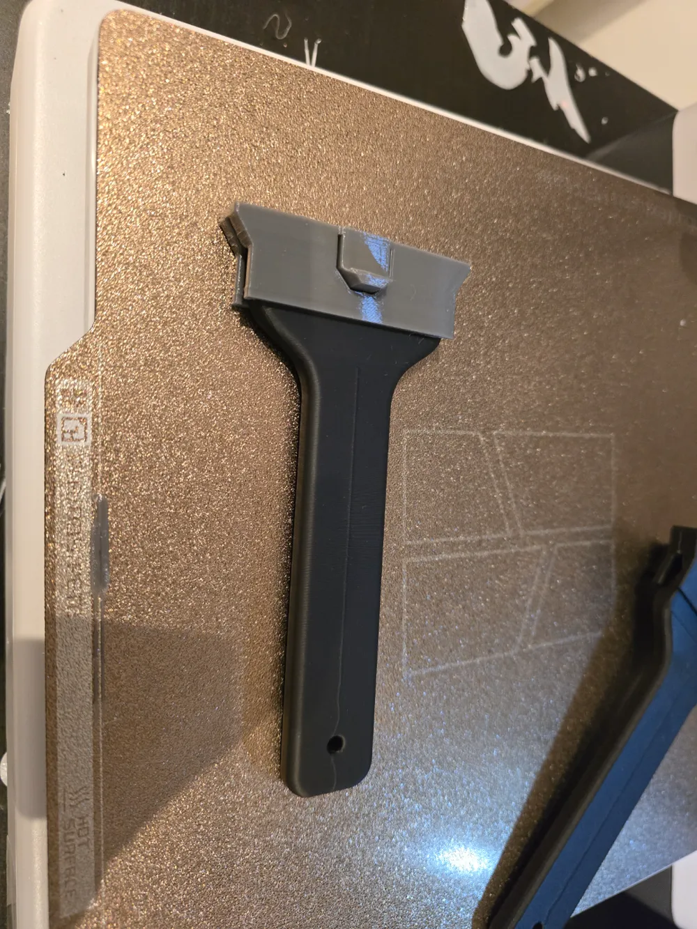 Stanley blade scraper with SKADIS mount - Free 3D Print Model - MakerWorld