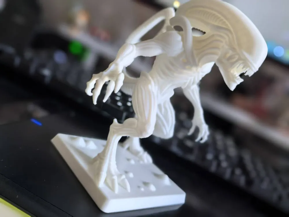 Pose d'alien - Modèle d'Impression 3D Gratuit - MakerWorld