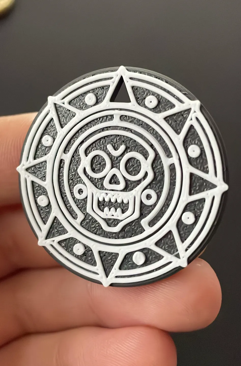 Fidget coin keychain - Free 3D Print Model - MakerWorld