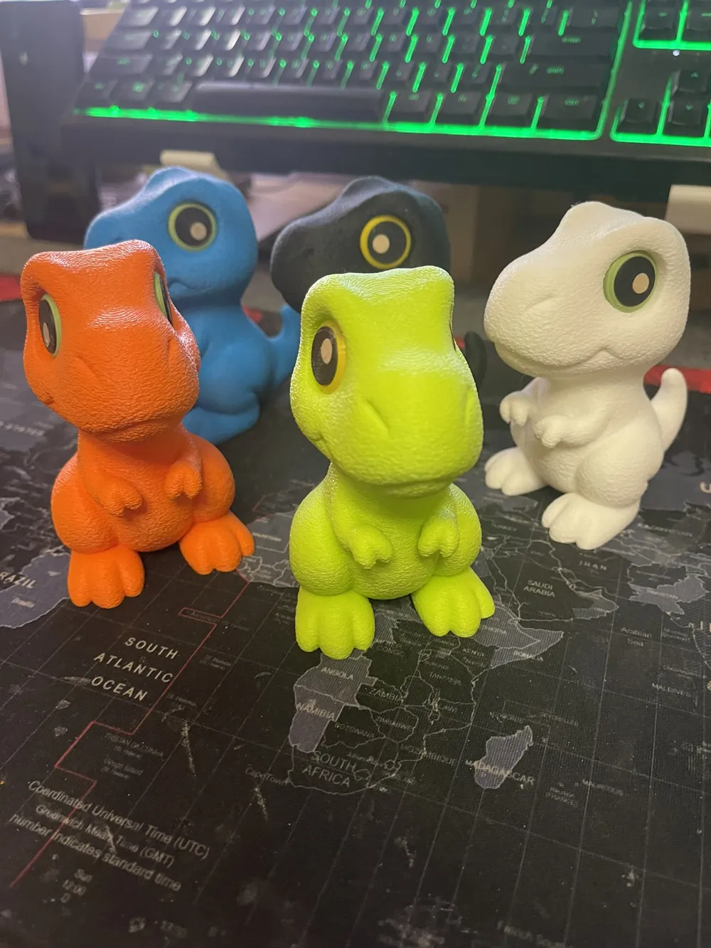 可爱的霸王龙 ROBBIE – (无AMS, 卡通) - 免费 3D 打印模型 - MakerWorld