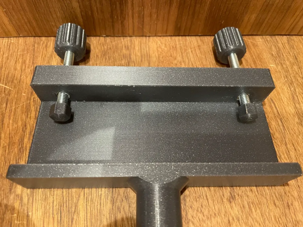 iPhone holder- for instruction videos-iPhone 12-16 - Free 3D Print ...