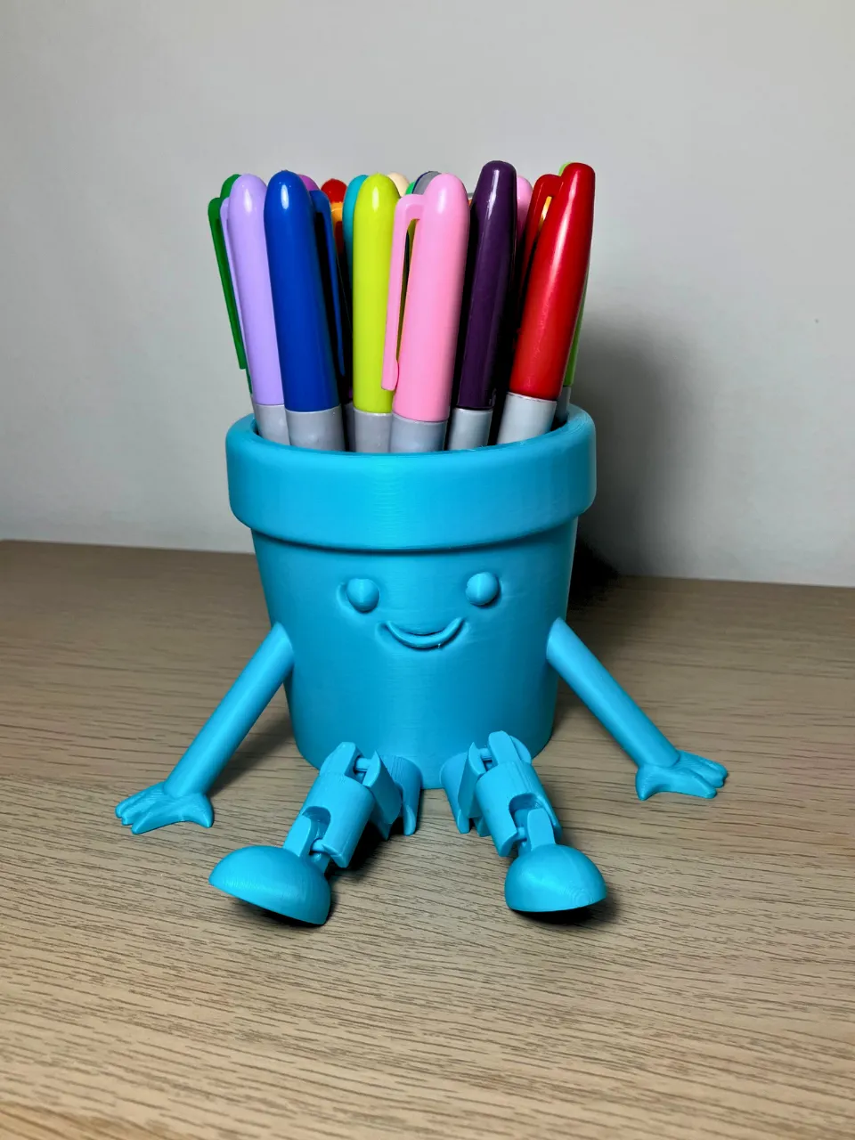 Desktop Buddy Pen Holder - Free 3D Print Model - MakerWorld