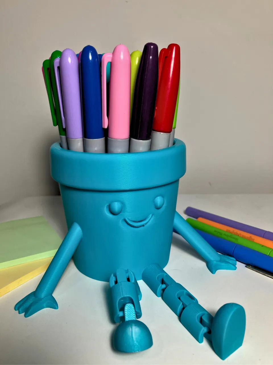 Desktop Buddy Pen Holder - Free 3D Print Model - MakerWorld