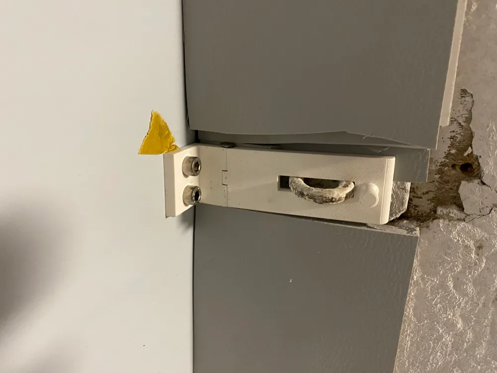 Door lock 90 degree with hinge - Free 3D Print Model - MakerWorld