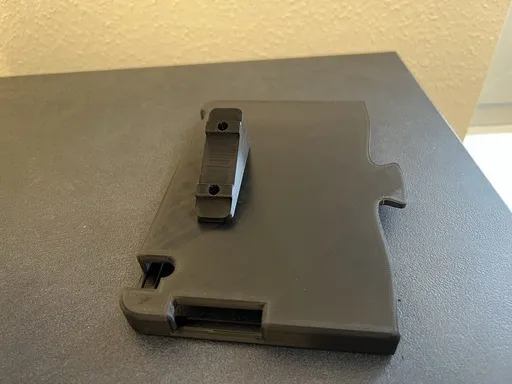 iPad 2 sim racing rig case mount for 8040 profiles 来自 hgross - MakerWorld