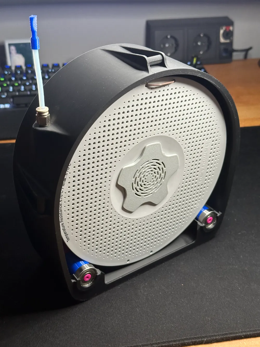 Retracting Spool Holder by Made.In.Meidling MakerWorld: Download Free ...