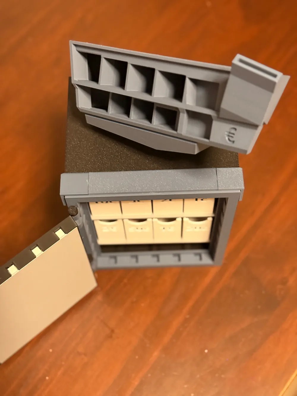 Coin Sorting Vault / Piggy Bank (EUR) - Free 3D Print Model - MakerWorld
