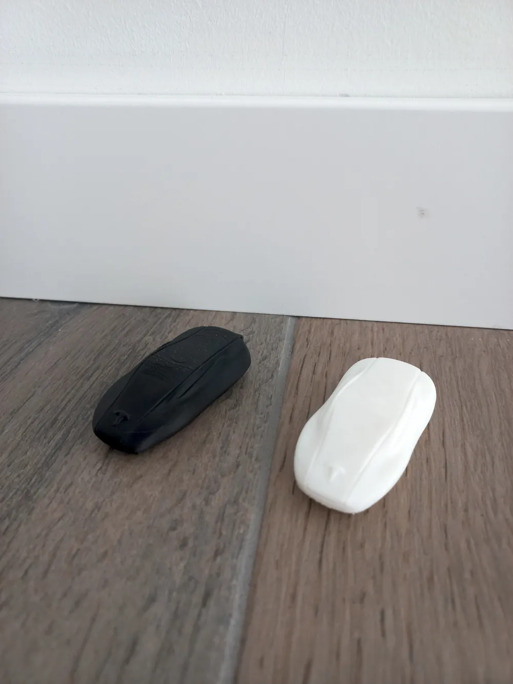 Fake Tesla key (keychain) - Free 3D Print Model - MakerWorld
