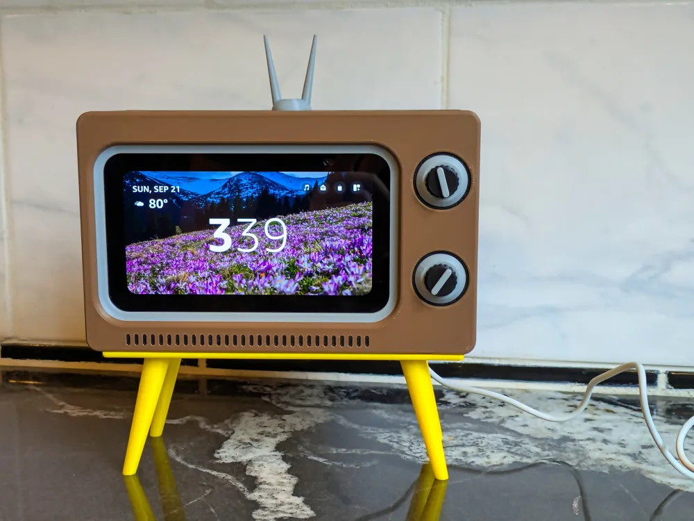 Retro TV Enclosure for Echo Show 5 (Gen 3) - Free 3D Print Model ...