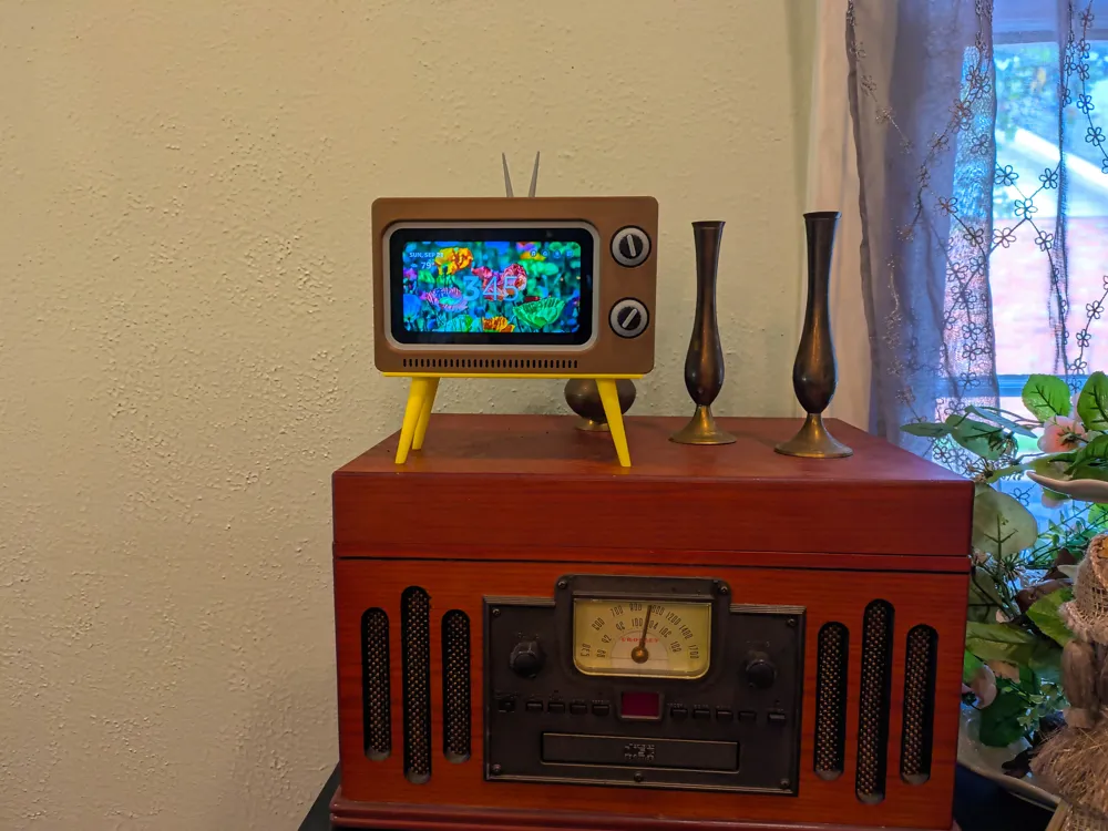 Retro TV Enclosure for Echo Show 5 (Gen 3) - Free 3D Print Model ...