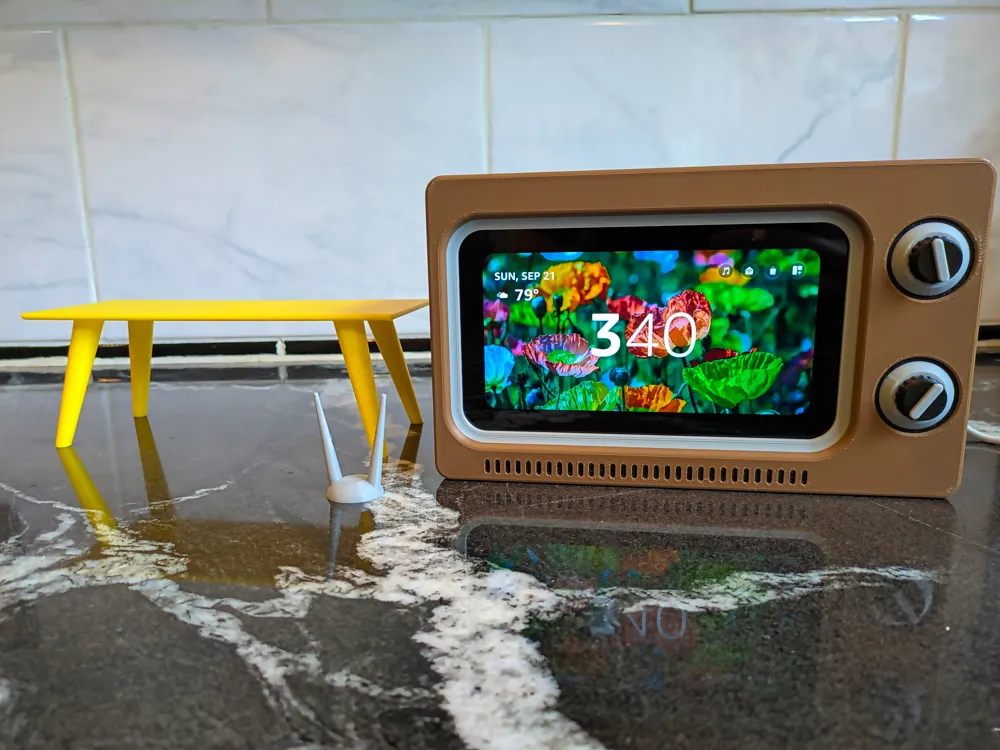 Retro TV Enclosure for Echo Show 5 (Gen 3) - Free 3D Print Model ...