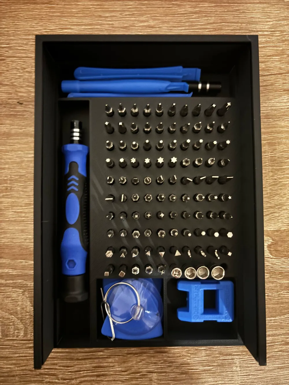 Screwdriver bit organizer by lipu445 - MakerWorld