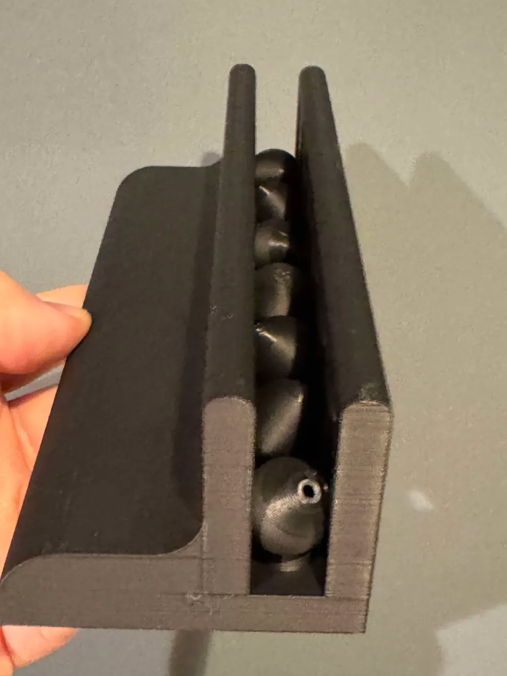 Gravity Poster Shelf by Lakrabakla - MakerWorld