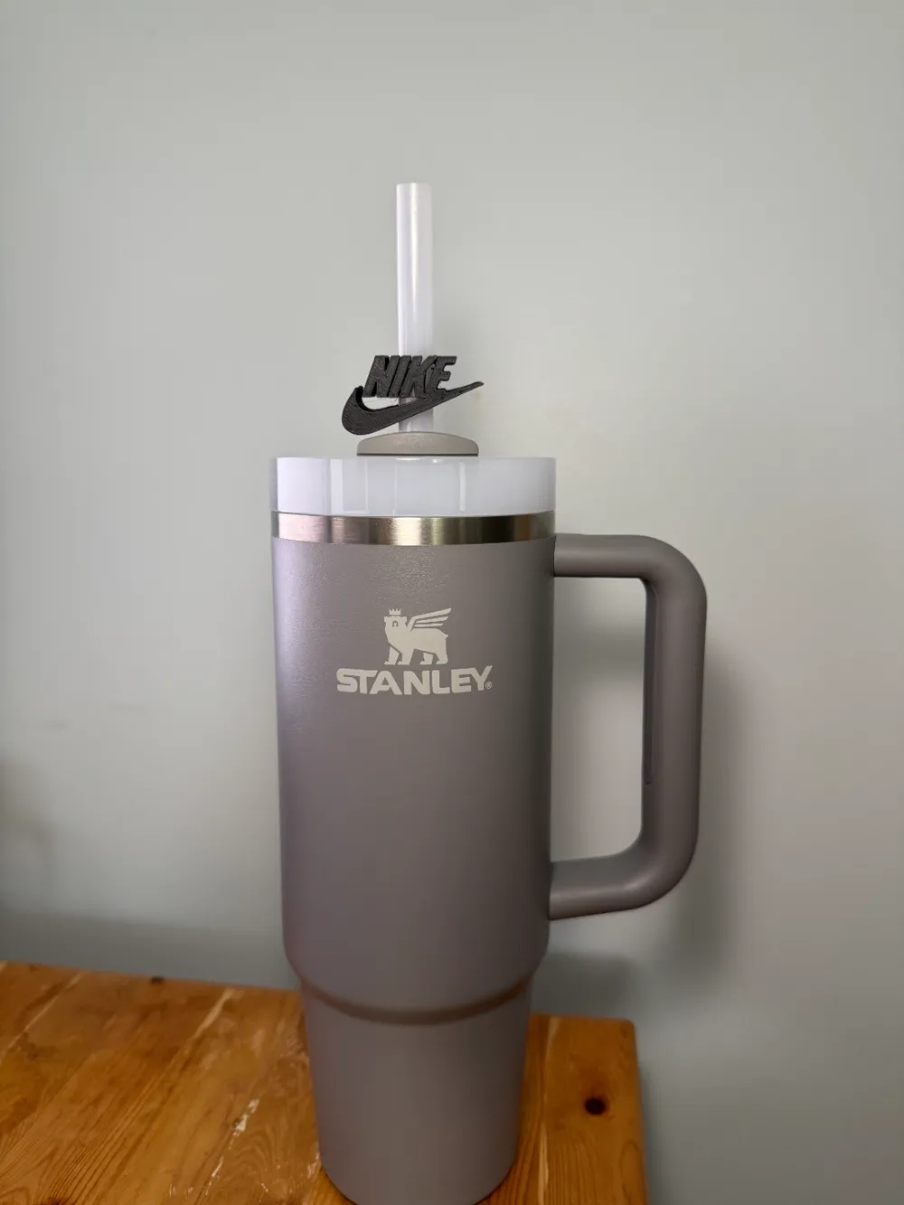 Nike Nike Logo Stanley Cup Straw Charm - Free 3D Print Model - MakerWorld