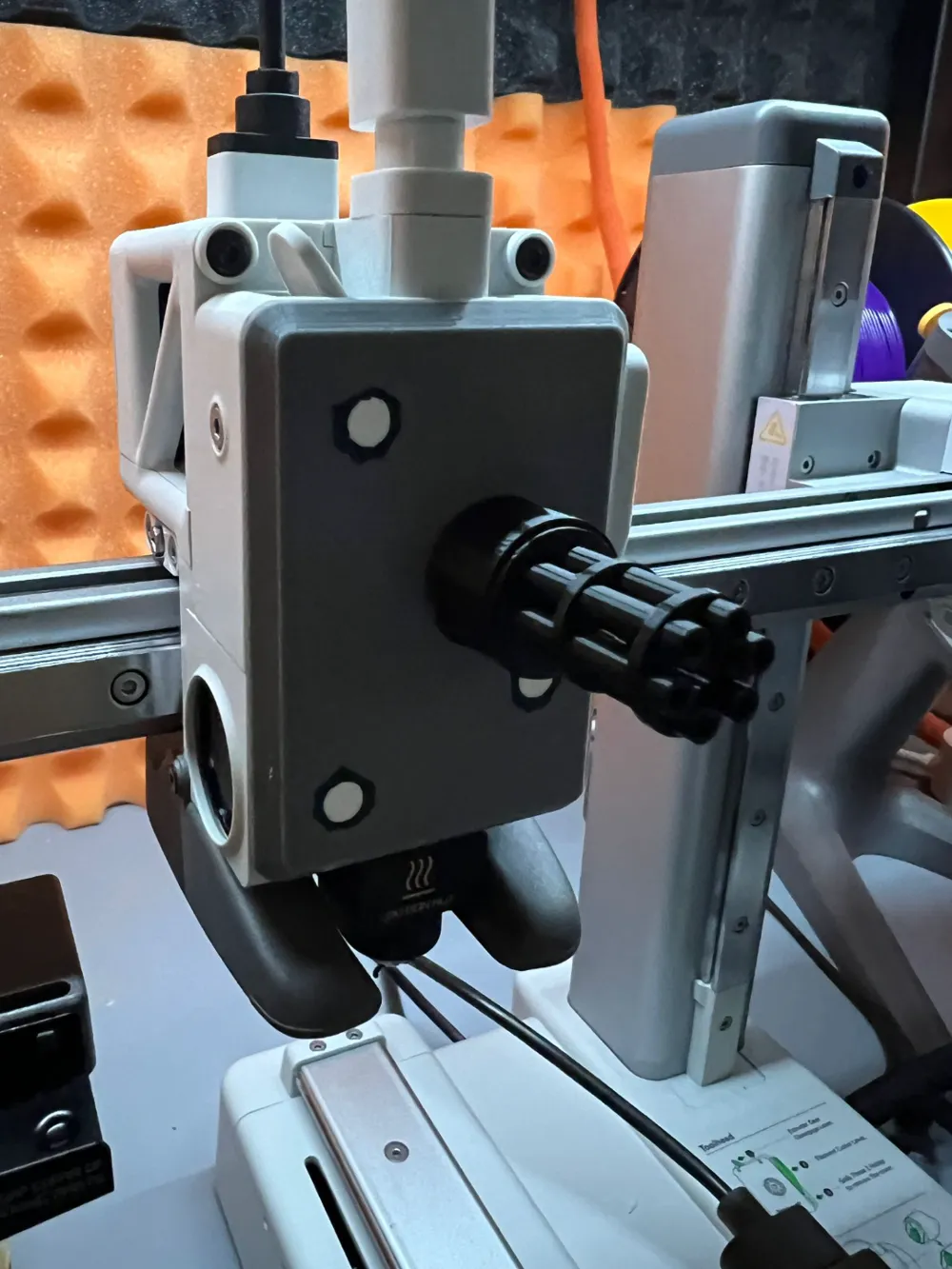 Minigun Extruder Front Cover – A1 and A1 mini by DiegoCZ MakerWorld: Download Free 3D Models