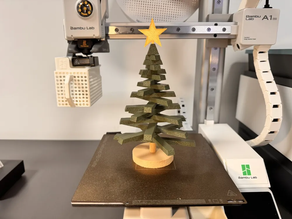 CHRISTMAS TREE TWIST - Free 3D Print Model - MakerWorld