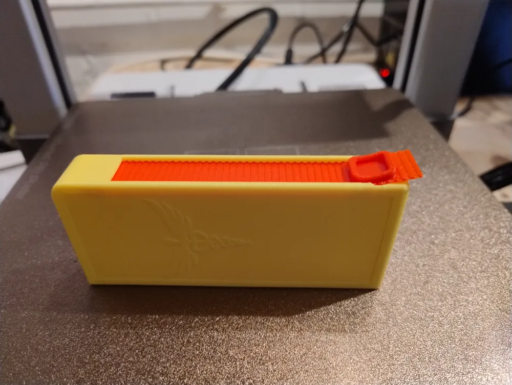 Box with sliding door by Alwyn - MakerWorld