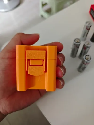 Battery Storage Case (includes 21700, 18650, AA, AAA batteries) No ...