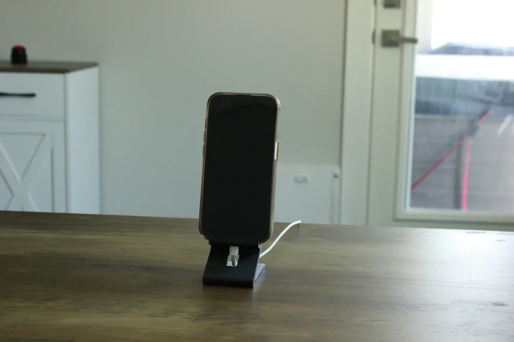 Modern Phone Stand by AustinMakerWorld: Download Free 3D Models
