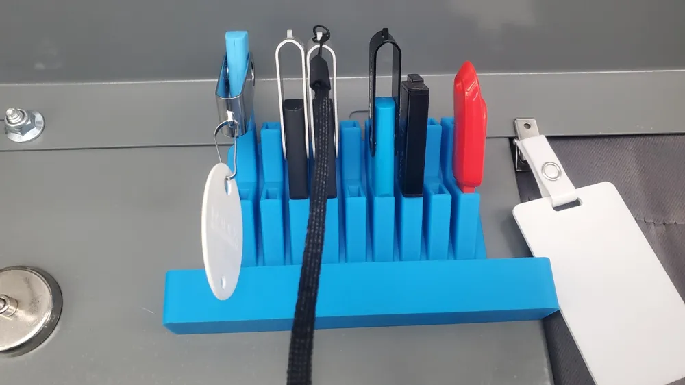 USB drive holder by rickey527 MakerWorld: Download Free 3D Models