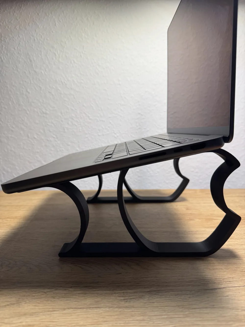 Laptop Stand High - Free 3D Print Model - MakerWorld