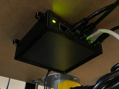 TP-Link SG105 5-Port Gigabit Switch Wall Mount - Free 3D Print Model ...