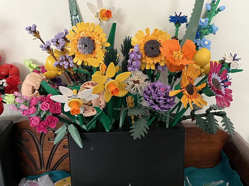 Vase for brick built flowers sets - Free 3D Print Model - MakerWorld