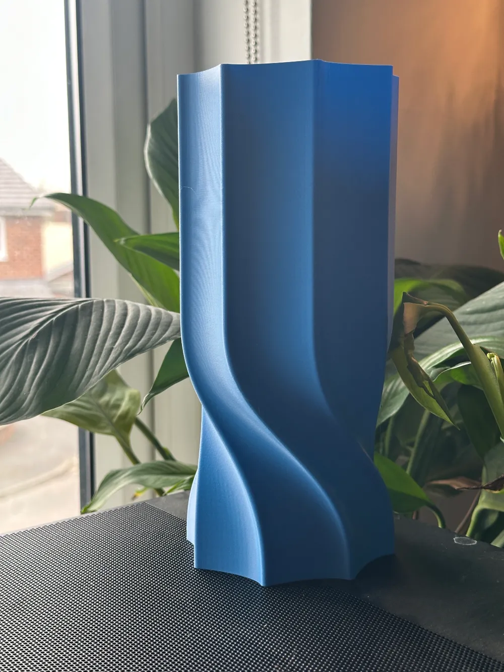 Modern Vase. Elegant Flowing Design. Easy Print by Abstractia Design ...