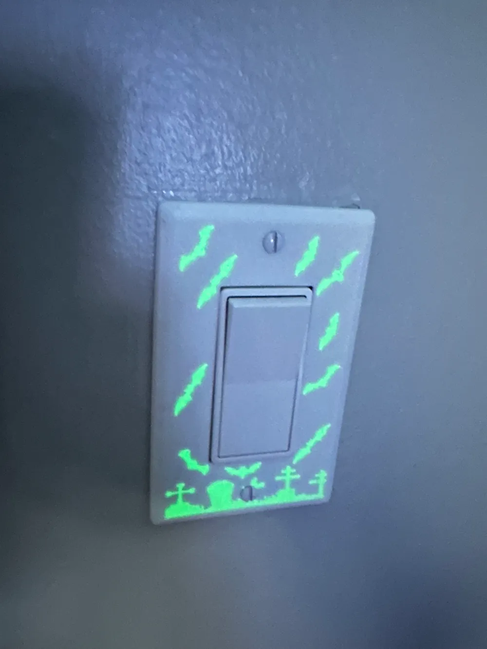 Glow in the dark Halloween light switch cover by Hey Ben - MakerWorld