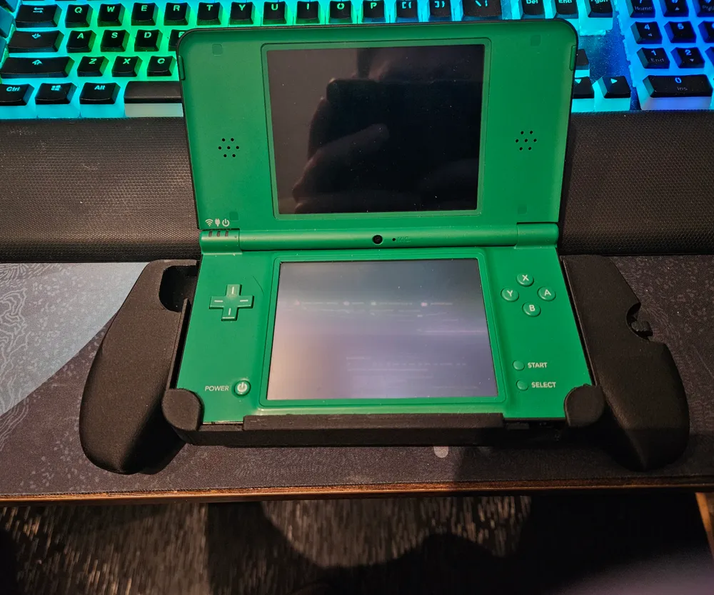 DSi XL/LL Grip Remixed by Mmrvn515 - MakerWorld