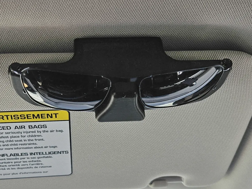 Easy clip sunglass holder for sun visor by Benoit Frigon MakerWorld: Download Free 3D Models