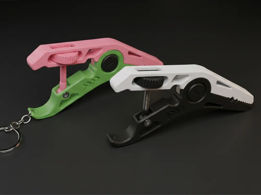 微型夹钳钥匙链 - 免费 3D 打印模型 - MakerWorld