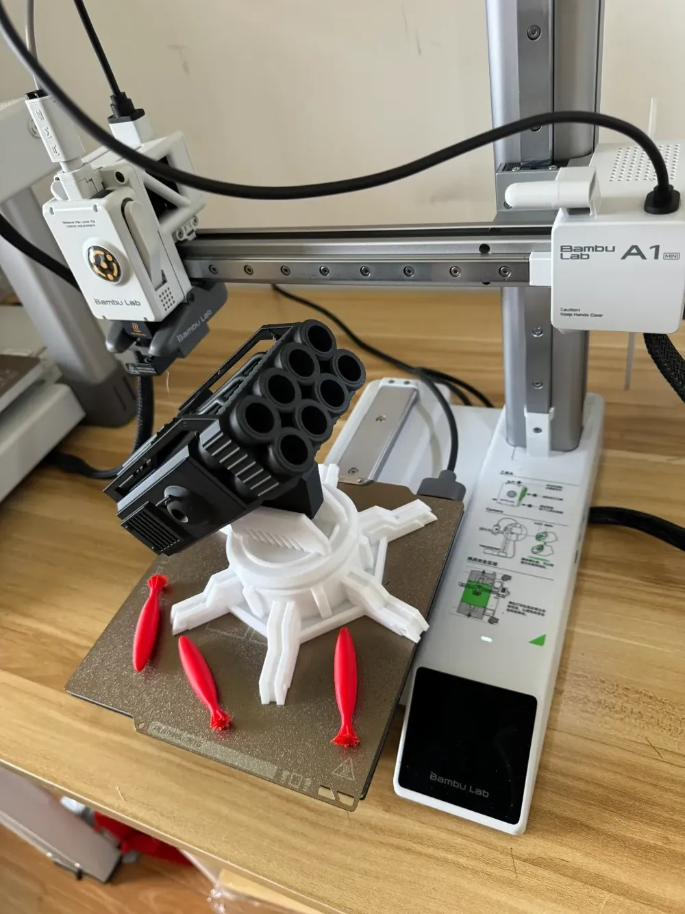 The multi-barrel rocket launcher can launch model toys and can be used ...