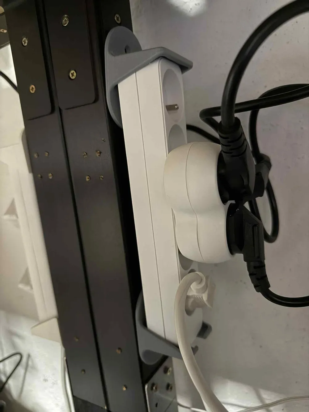 Extension cable holder 43x45mm profile by Ainon3Dprint MakerWorld ...