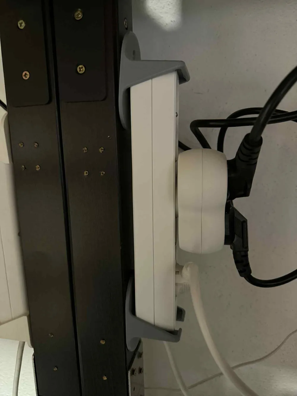 Extension cable holder 43x45mm profile by Ainon3Dprint MakerWorld ...
