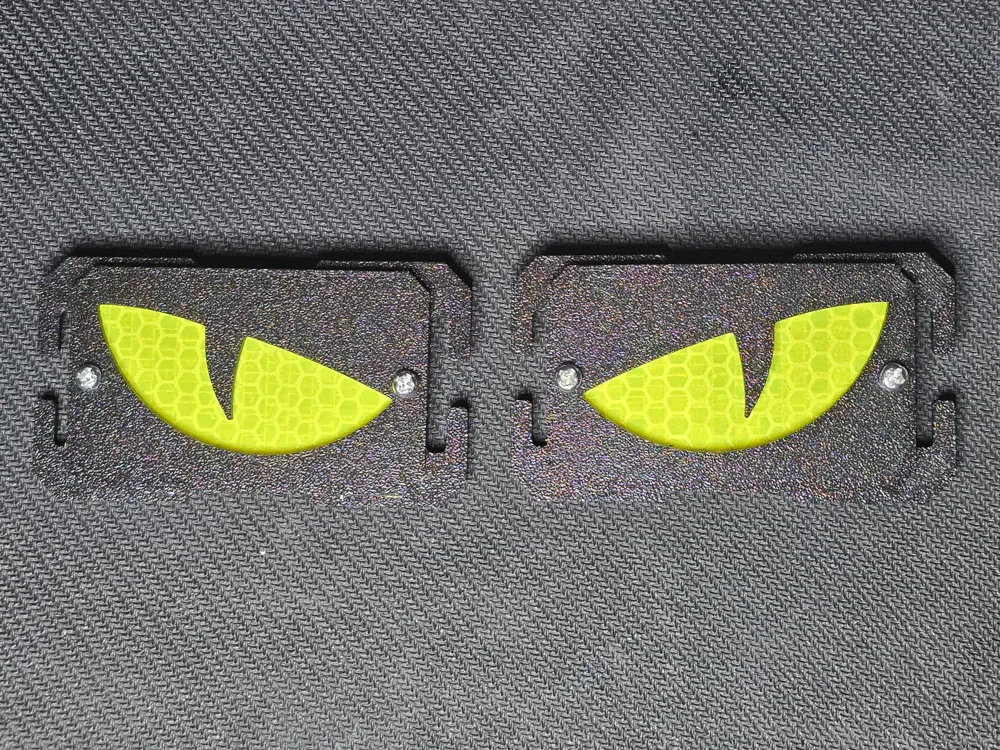 Tactical reflective cat-eye shaped badges - Free 3D Print Model ...