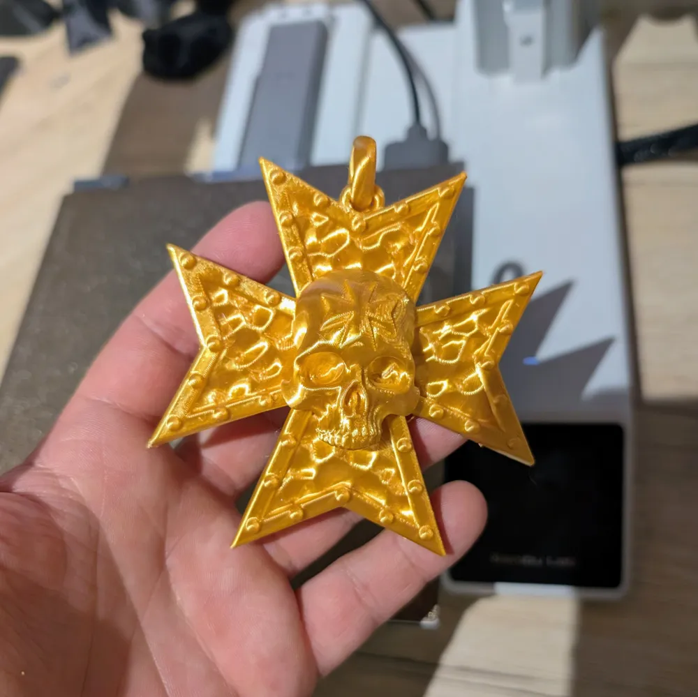 Black Templar Cross / Relic - Free 3D Print Model - MakerWorld