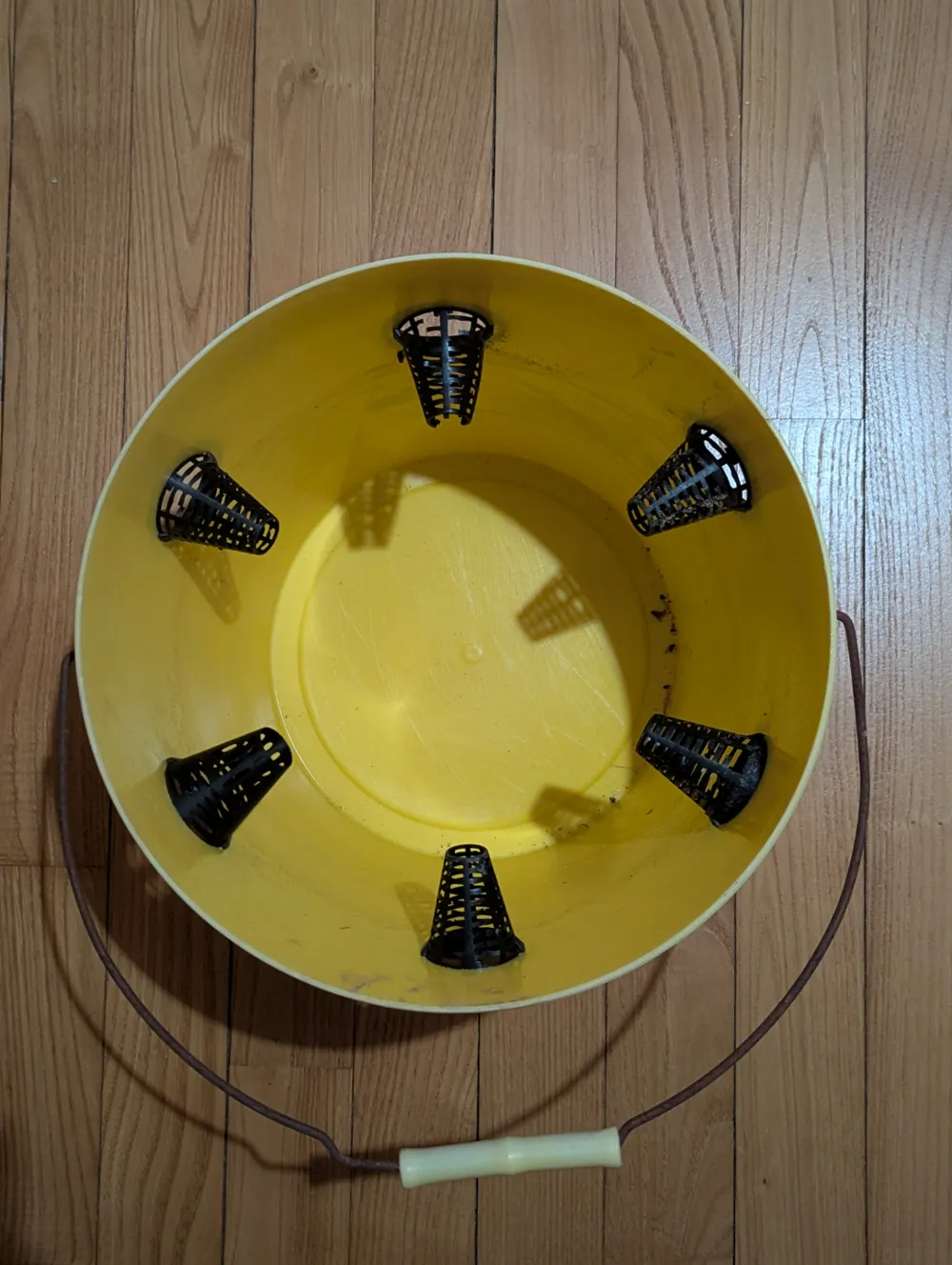 Fly Bucket - Spare cone by Saaarf MakerWorld: Download Free 3D Models