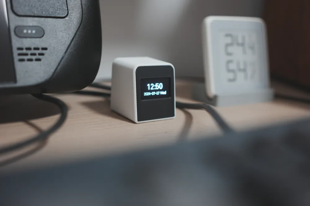 Desktop digital clock with BiliWatch B station data display, Desktop ...