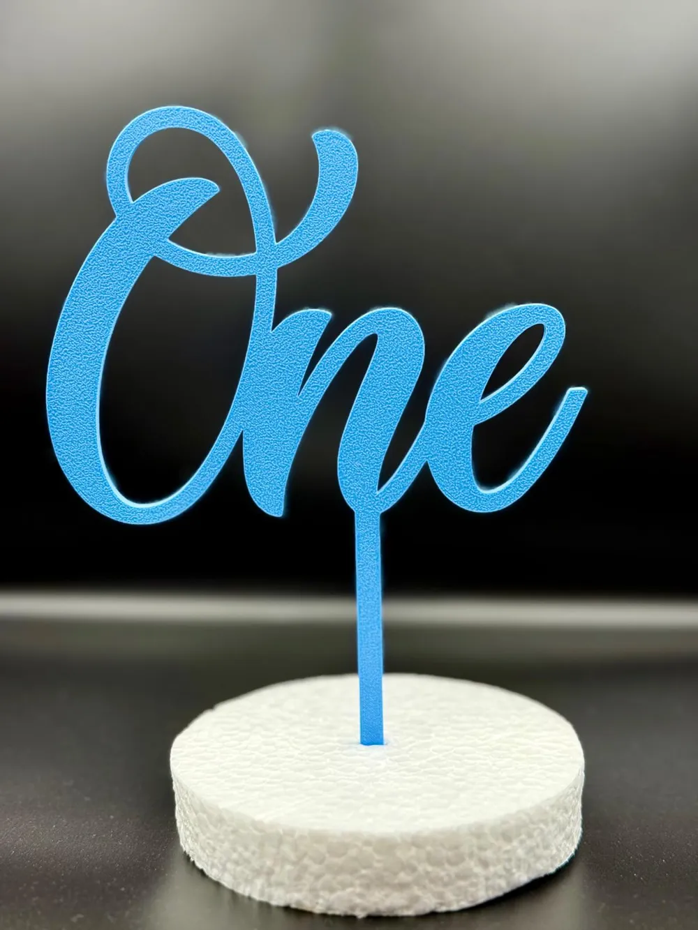 Topo de Bolo "Um" - Modelo gratuito para impressão 3D - MakerWorld