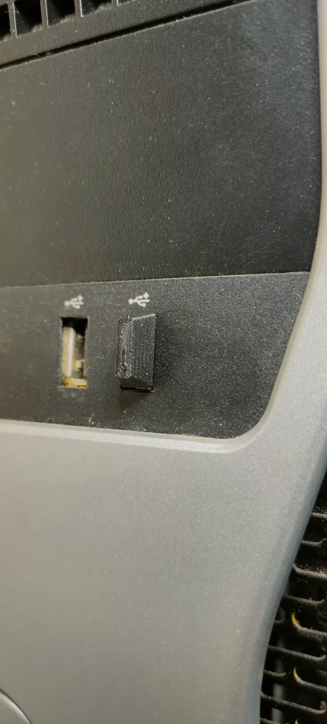 USB dust-cover by Izzodesign74 - MakerWorld