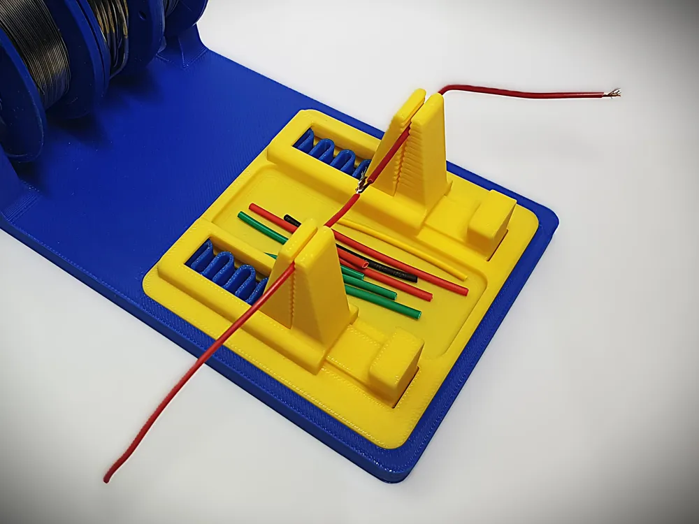 Solder Clamps, Wire Holder modular w. Solder Stand - Free 3D Print ...