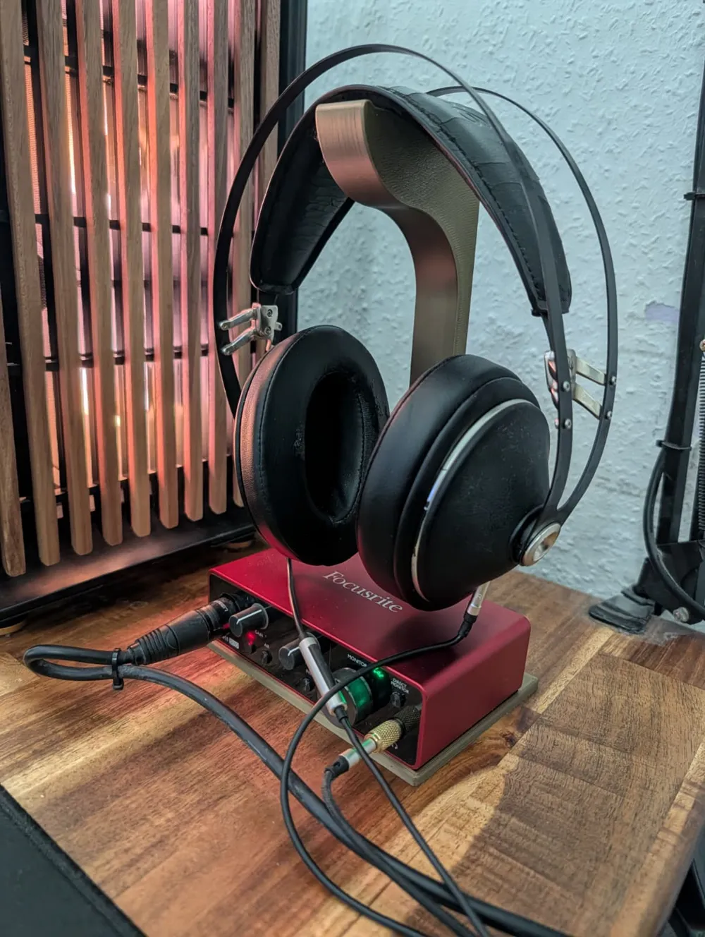 Simple Headphone Stand for Focusrite Solo 3rd gen - Free 3D Print Model ...