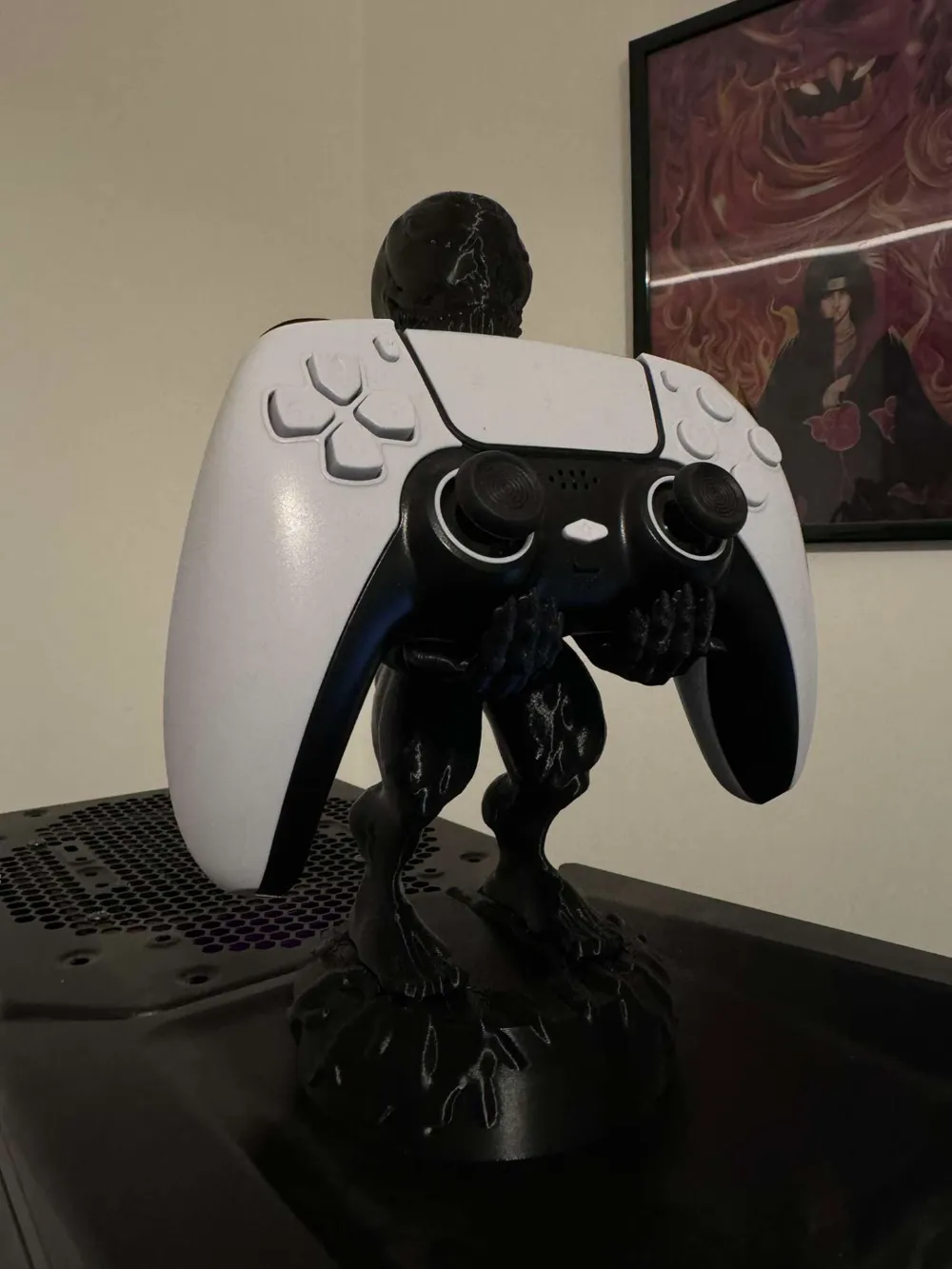 Venom Controller Stand Playstation 5 by Derek Printing - MakerWorld