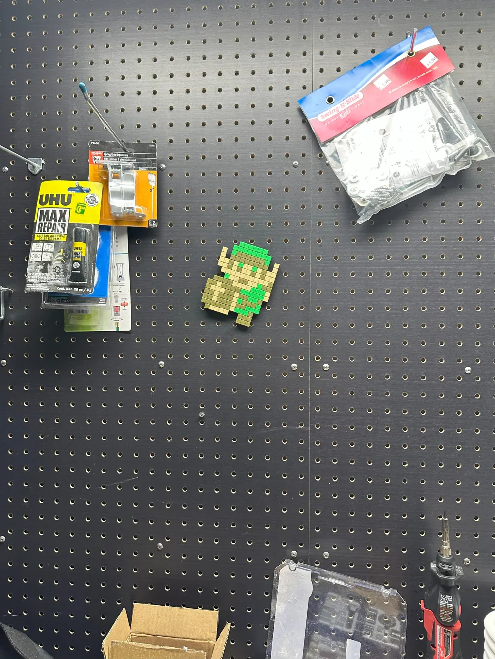 Legend of Zelda: Link's 8-Bit Pixel Shield Puzzle by BR1XELATED ...