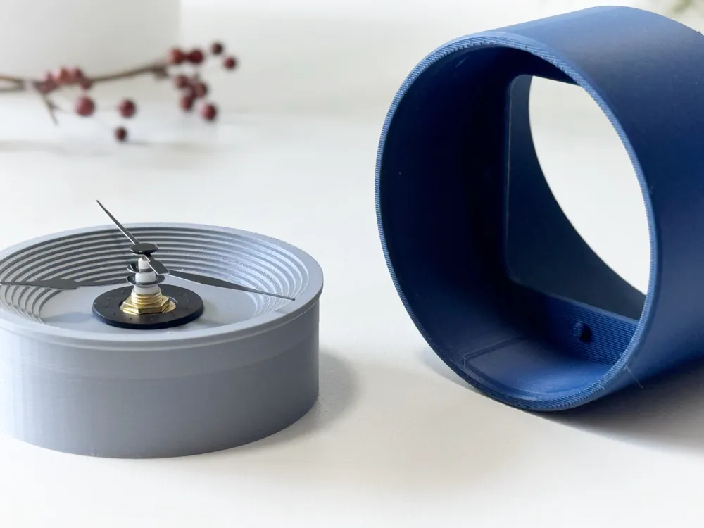 Sliced Cylinder Desktop Clock by MEYUI - MakerWorld