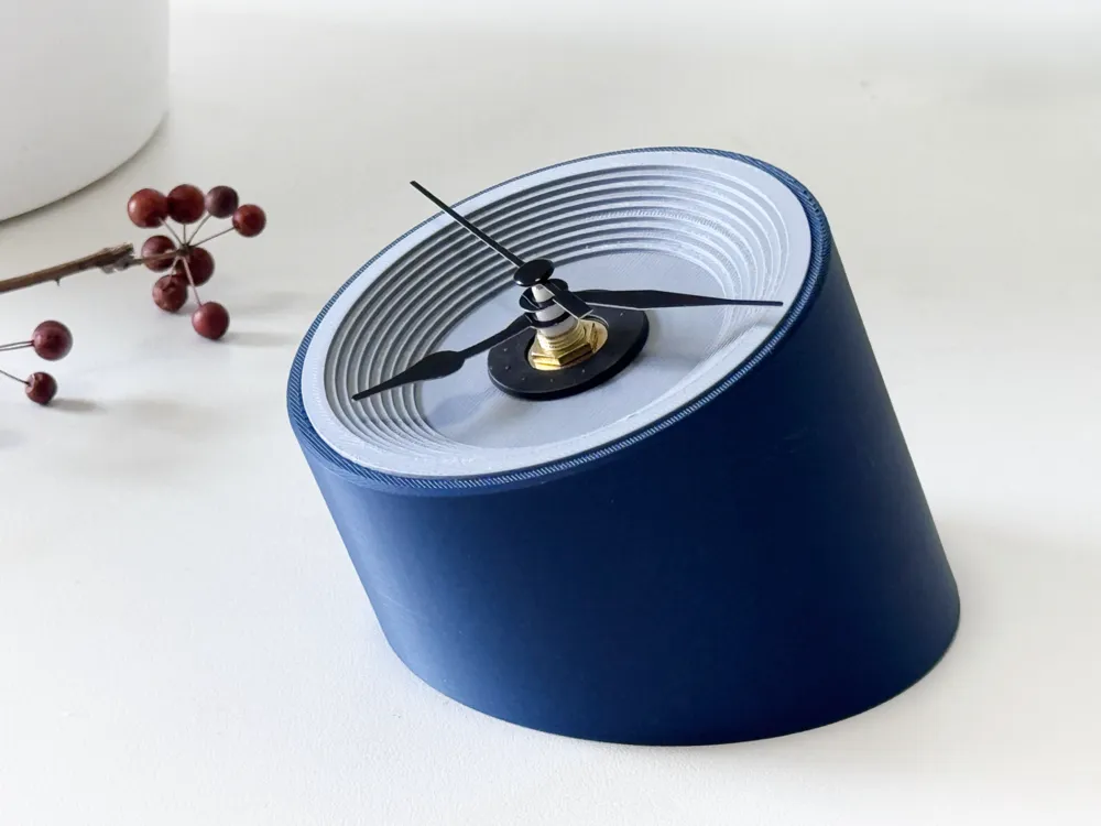 Sliced Cylinder Desktop Clock by MEYUI - MakerWorld