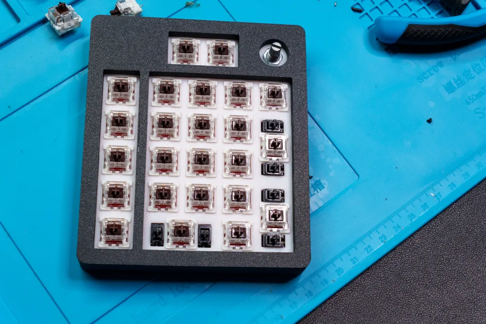 BigNum - Hot-swappable and Hand-wired Numpad/Macropad by Pokzy - MakerWorld
